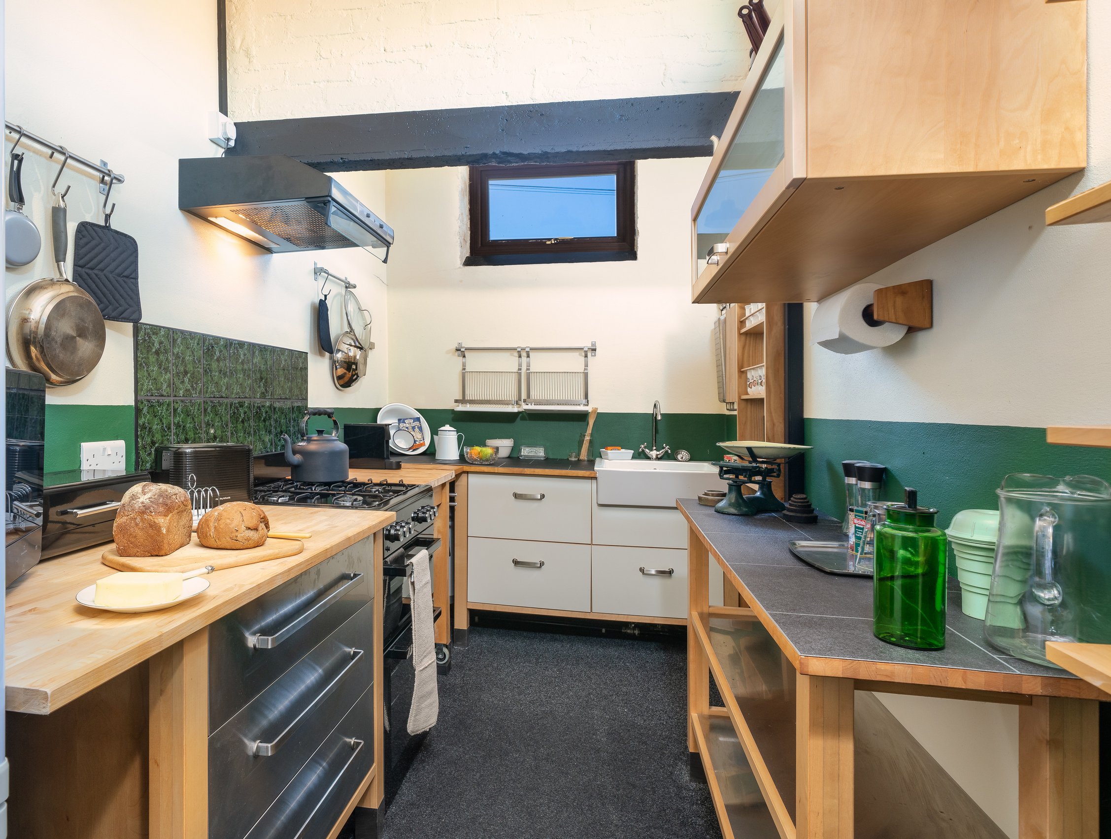 Officer’s Quarters | THE RADAR ROOMS