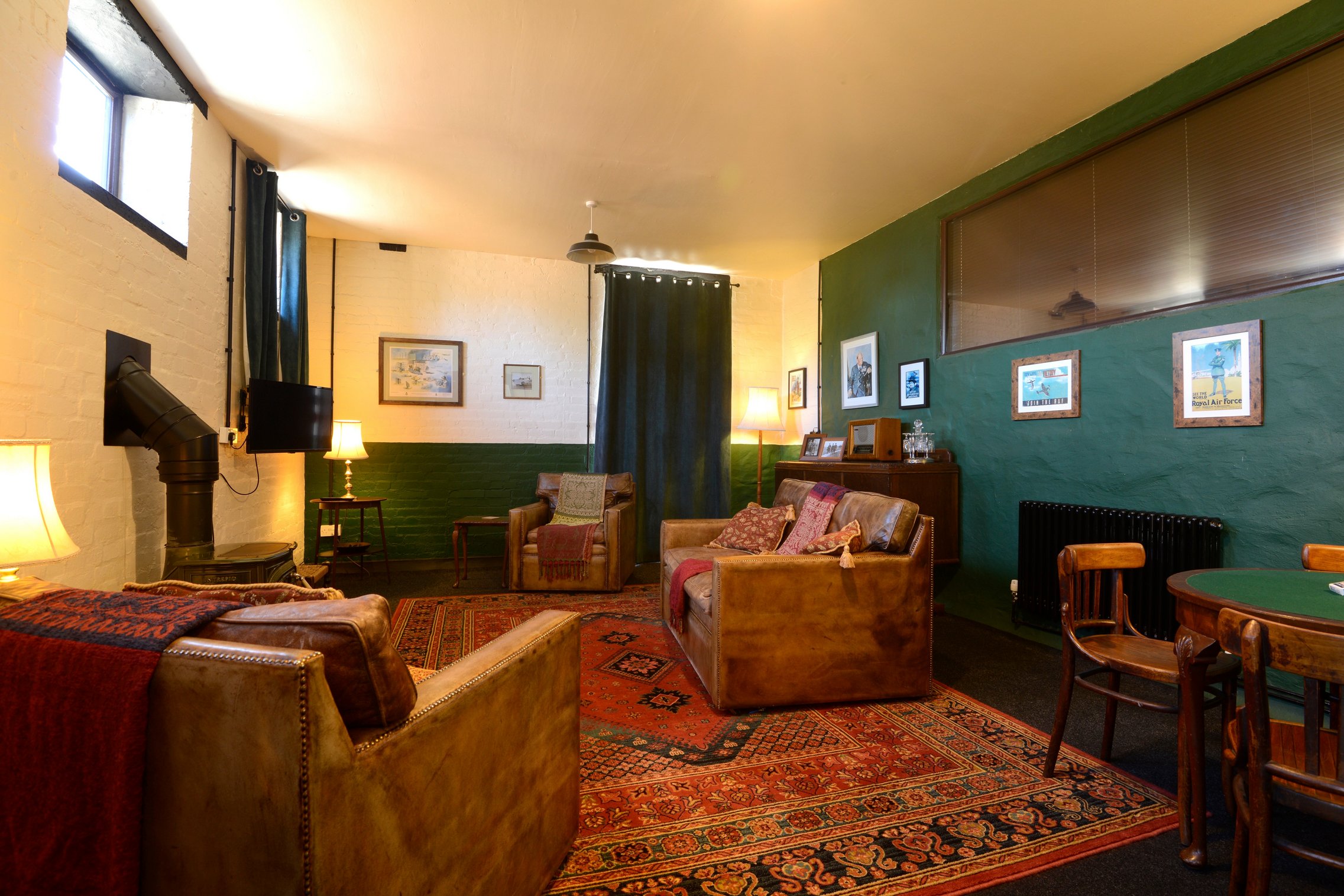 Officer’s Quarters | THE RADAR ROOMS